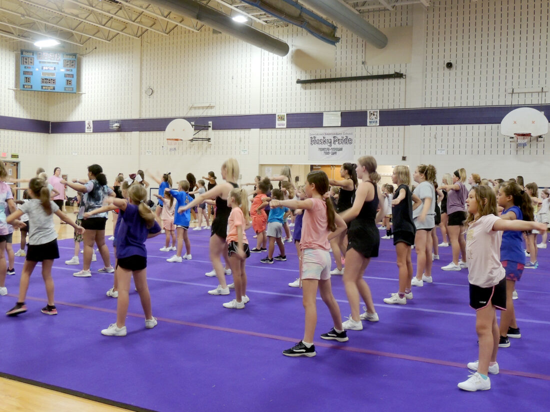 Cheer class | News, Sports, Jobs - The Sentinel